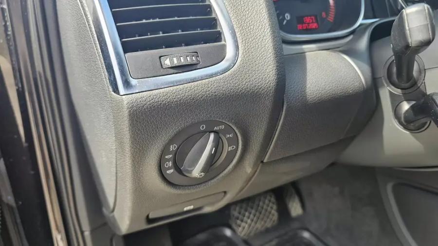 Black Audi Q7 2009 in Riga, with an engine capacity of 3.00 L and mileage of 339 thousand km for 7950 €, photo 7 on AUTOMOTO.COM.LV