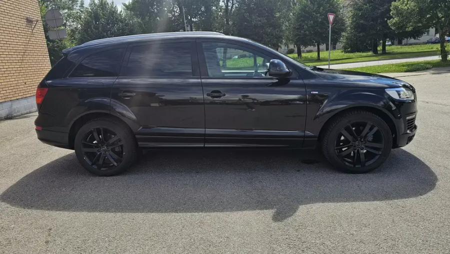 Black Audi Q7 2009 in Riga, with an engine capacity of 3.00 L and mileage of 339 thousand km for 7950 €, photo 8 on AUTOMOTO.COM.LV