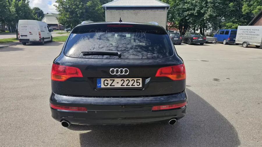Black Audi Q7 2009 in Riga, with an engine capacity of 3.00 L and mileage of 339 thousand km for 7950 €, photo 10 on AUTOMOTO.COM.LV