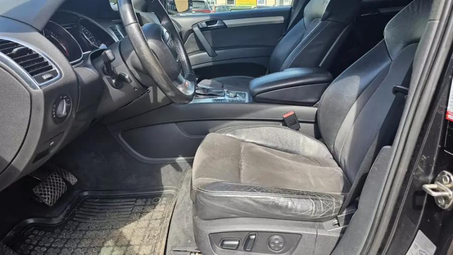 Black Audi Q7 2009 in Riga, with an engine capacity of 3.00 L and mileage of 339 thousand km for 7950 €, photo 15 on AUTOMOTO.COM.LV
