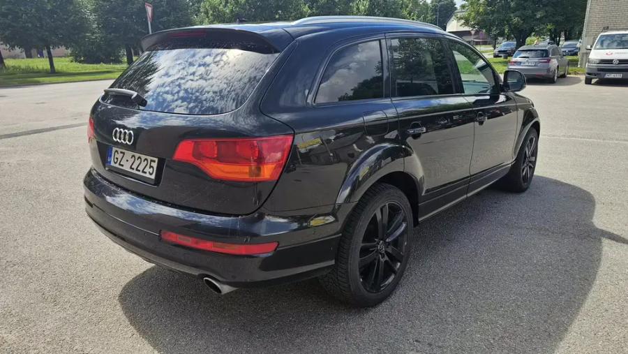 Black Audi Q7 2009 in Riga, with an engine capacity of 3.00 L and mileage of 339 thousand km for 7950 €, photo 19 on AUTOMOTO.COM.LV