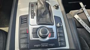 Black Audi Q7 2009 in Riga, with an engine capacity of 3.00 L and mileage of 339 thousand km for 7950 €, photo 22 on AUTOMOTO.COM.LV