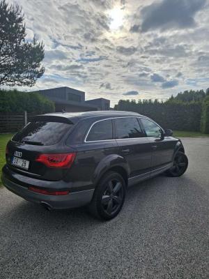Melns Audi Q7 2009 Rīga, ar dzinēja tilpumu 2.97 L un nobraukumu 246 tūkst. km par 8300 €, foto 4 vietnē AUTOMOTO.COM.LV
