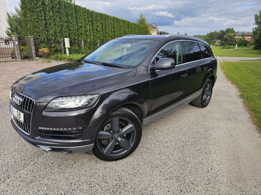 Melns Audi Q7 2009 Rīga, ar dzinēja tilpumu 2.97 L un nobraukumu 246 tūkst. km par 8300 €, foto 5 vietnē AUTOMOTO.COM.LV