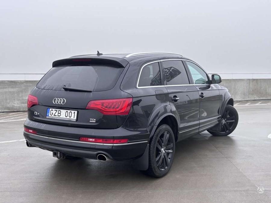 Black Audi Q7 2010 in Vilnius, with an engine capacity of 2.97 L and mileage of 277 thousand km for 9850 €, photo 7 on AUTOMOTO.COM.LV