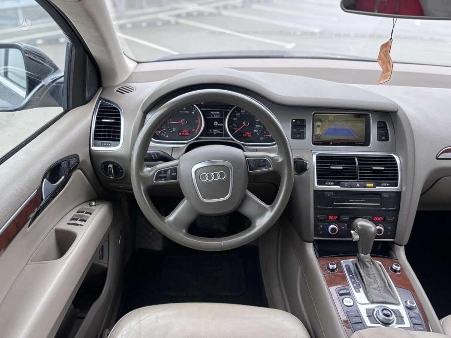 Black Audi Q7 2010 in Vilnius, with an engine capacity of 2.97 L and mileage of 277 thousand km for 9850 €, photo 19 on AUTOMOTO.COM.LV