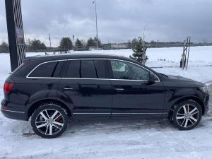 Black Audi Q7 2010 in Vilnius, with an engine capacity of 2.97 L and mileage of 340 thousand km for 9500 €, photo 5 on AUTOMOTO.COM.LV