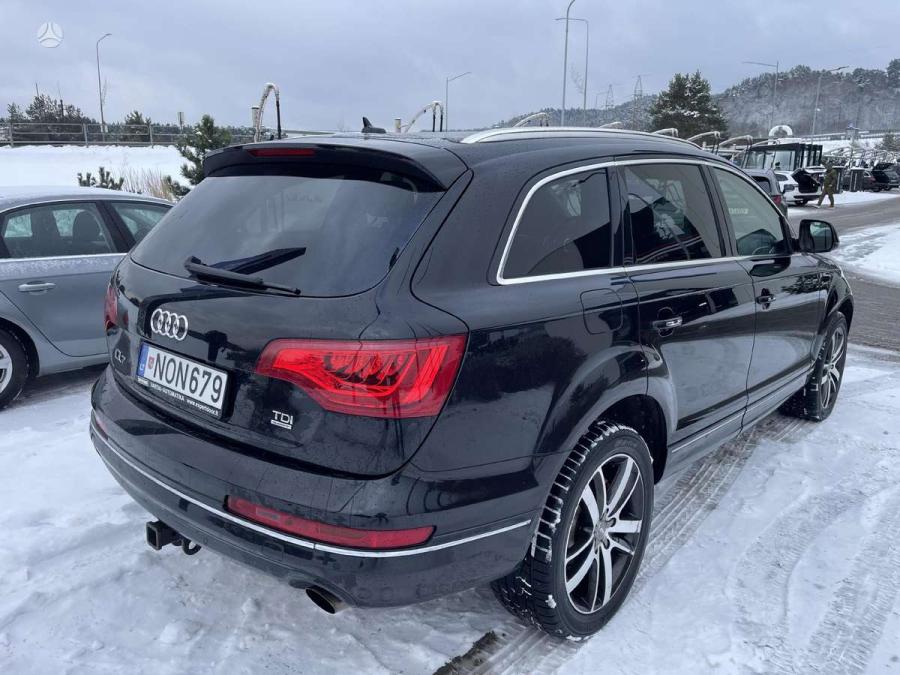Black Audi Q7 2010 in Vilnius, with an engine capacity of 2.97 L and mileage of 340 thousand km for 9500 €, photo 6 on AUTOMOTO.COM.LV