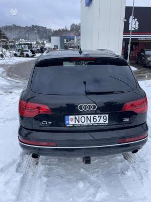 Black Audi Q7 2010 in Vilnius, with an engine capacity of 2.97 L and mileage of 340 thousand km for 9500 €, photo 8 on AUTOMOTO.COM.LV