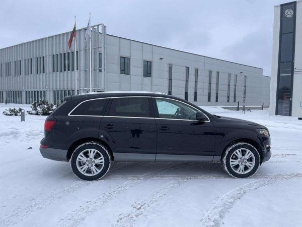 Melns Audi Q7 2010 Viļņa, ar dzinēja tilpumu 3.60 L un nobraukumu 211 tūkst. km par 8950 €, foto 2 vietnē AUTOMOTO.COM.LV