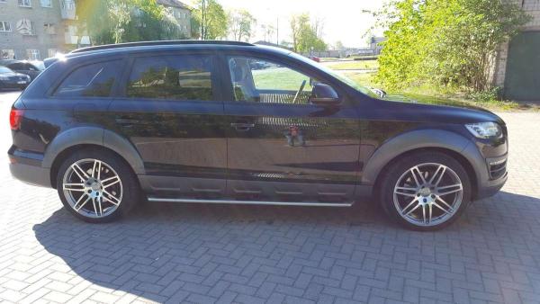 Black Audi Q7 2010 in Klaipeda, with an engine capacity of 4.13 L and mileage of 260 thousand km for 11700 €, photo 1 on AUTOMOTO.COM.LV