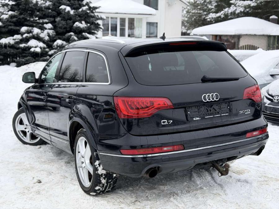 Black Audi Q7 2010 in Utena, with an engine capacity of 2.97 L and mileage of 290 thousand km for 8590 €, photo 4 on AUTOMOTO.COM.LV