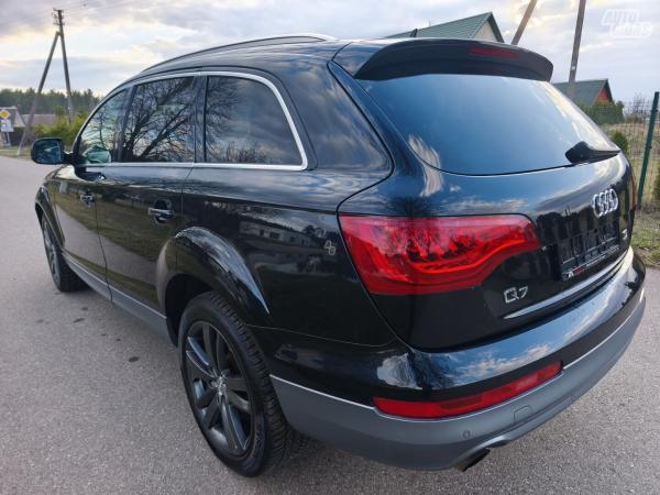 Black Audi Q7 2010 in Druskininkai, with an engine capacity of 3.00 L and mileage of 276 thousand km for 9200 €, photo 4 on AUTOMOTO.COM.LV