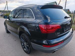 Black Audi Q7 2010 in Druskininkai, with an engine capacity of 3.00 L and mileage of 276 thousand km for 9200 €, photo 5 on AUTOMOTO.COM.LV