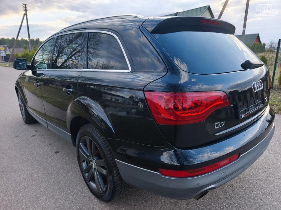 Black Audi Q7 2010 in Druskininkai, with an engine capacity of 3.00 L and mileage of 276 thousand km for 9200 €, photo 5 on AUTOMOTO.COM.LV