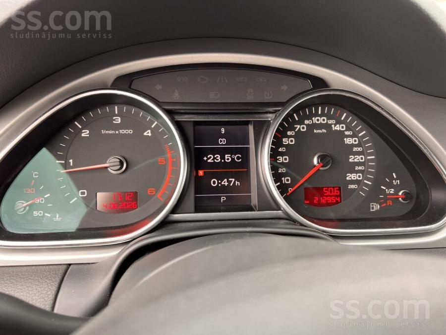Black Audi Q7 2010 in Riga, with an engine capacity of 3.00 L and mileage of 213 thousand km for 10200 €, photo 18 on AUTOMOTO.COM.LV