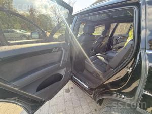 Melns Audi Q7 2010 Dobele, ar dzinēja tilpumu 4.20 L un nobraukumu 342 tūkst. km par 9850 €, foto 14 vietnē AUTOMOTO.COM.LV