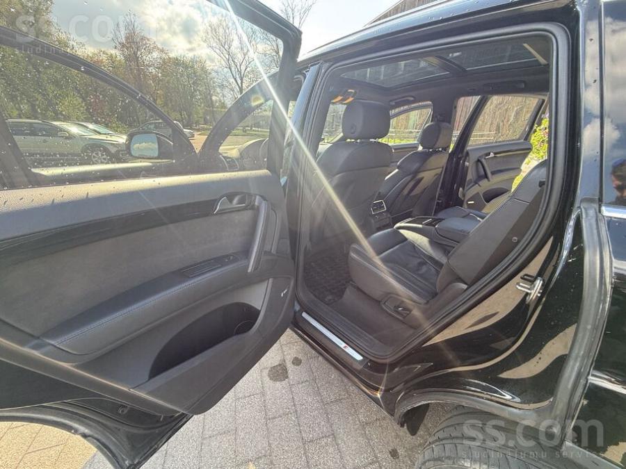 Melns Audi Q7 2010 Dobele, ar dzinēja tilpumu 4.20 L un nobraukumu 342 tūkst. km par 9850 €, foto 14 vietnē AUTOMOTO.COM.LV