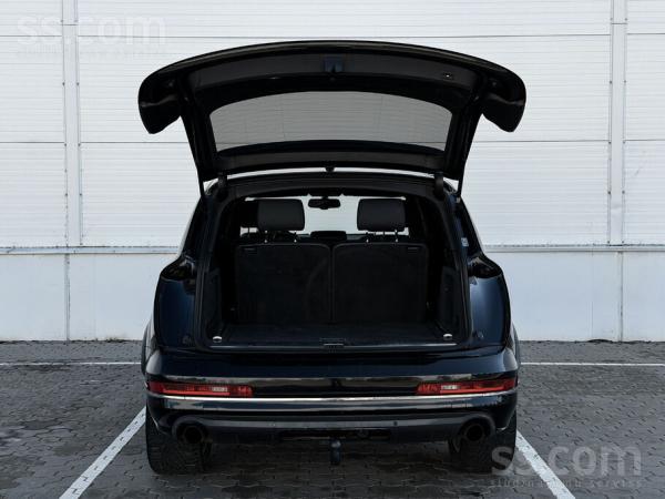 Black Audi Q7 2010 in Riga, with an engine capacity of 3.00 L and mileage of 328 thousand km for 10990 €, photo 8 on AUTOMOTO.COM.LV