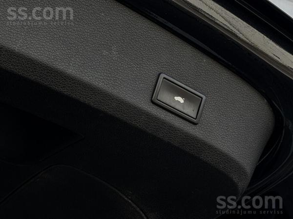 Black Audi Q7 2010 in Riga, with an engine capacity of 3.00 L and mileage of 328 thousand km for 10990 €, photo 9 on AUTOMOTO.COM.LV