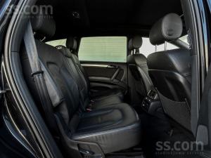 Melns Audi Q7 2010 Rīga, ar dzinēja tilpumu 3.00 L un nobraukumu 328 tūkst. km par 10990 €, foto 22 vietnē AUTOMOTO.COM.LV