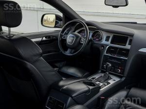 Melns Audi Q7 2010 Rīga, ar dzinēja tilpumu 3.00 L un nobraukumu 328 tūkst. km par 10990 €, foto 24 vietnē AUTOMOTO.COM.LV