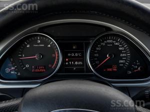 Melns Audi Q7 2010 Rīga, ar dzinēja tilpumu 3.00 L un nobraukumu 328 tūkst. km par 10990 €, foto 33 vietnē AUTOMOTO.COM.LV