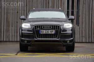 Black Audi Q7 2010 in Riga, with an engine capacity of 3.00 L and mileage of 247 thousand km for 10990 €, photo 3 on AUTOMOTO.COM.LV