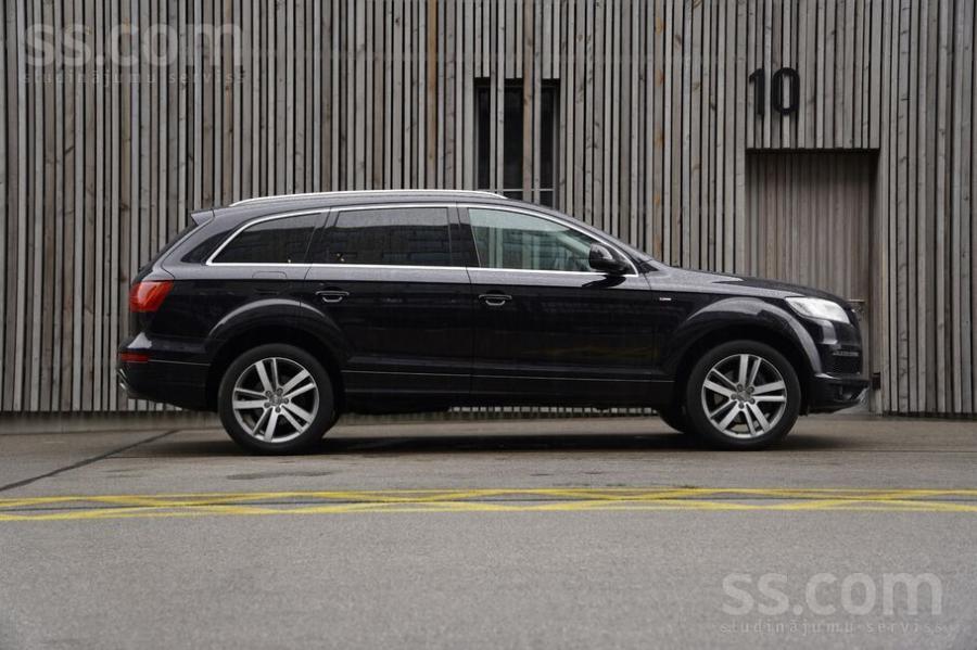 Black Audi Q7 2010 in Riga, with an engine capacity of 3.00 L and mileage of 247 thousand km for 10990 €, photo 5 on AUTOMOTO.COM.LV