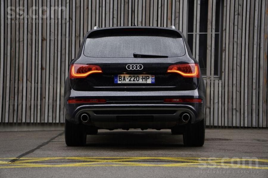 Black Audi Q7 2010 in Riga, with an engine capacity of 3.00 L and mileage of 247 thousand km for 10990 €, photo 7 on AUTOMOTO.COM.LV