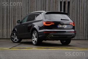 Black Audi Q7 2010 in Riga, with an engine capacity of 3.00 L and mileage of 247 thousand km for 10990 €, photo 8 on AUTOMOTO.COM.LV