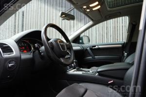 Black Audi Q7 2010 in Riga, with an engine capacity of 3.00 L and mileage of 247 thousand km for 10990 €, photo 12 on AUTOMOTO.COM.LV