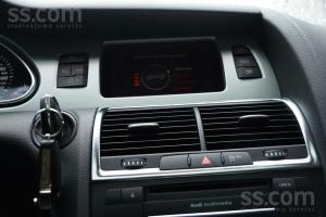 Black Audi Q7 2010 in Riga, with an engine capacity of 3.00 L and mileage of 247 thousand km for 10990 €, photo 19 on AUTOMOTO.COM.LV