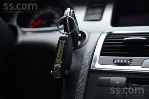 Black Audi Q7 2010 in Riga, with an engine capacity of 3.00 L and mileage of 247 thousand km for 10990 €, photo 20 on AUTOMOTO.COM.LV
