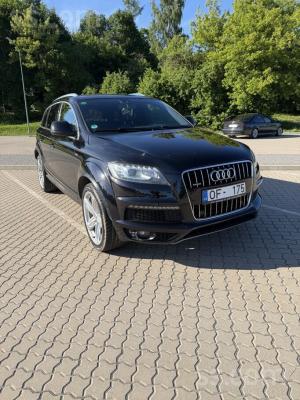 Black Audi Q7 2010 in Saldus, with an engine capacity of 3.00 L and mileage of 281 thousand km for 13500 €, photo 3 on AUTOMOTO.COM.LV
