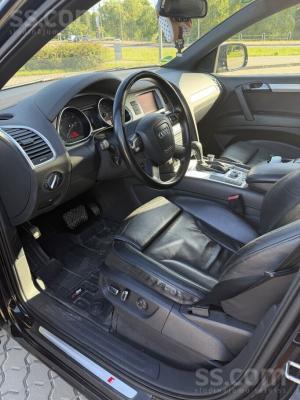 Black Audi Q7 2010 in Saldus, with an engine capacity of 3.00 L and mileage of 281 thousand km for 13500 €, photo 6 on AUTOMOTO.COM.LV