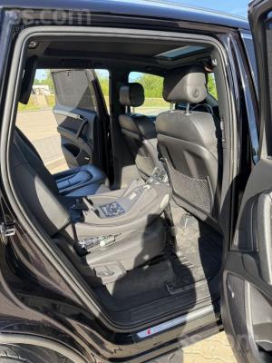 Black Audi Q7 2010 in Saldus, with an engine capacity of 3.00 L and mileage of 281 thousand km for 13500 €, photo 11 on AUTOMOTO.COM.LV