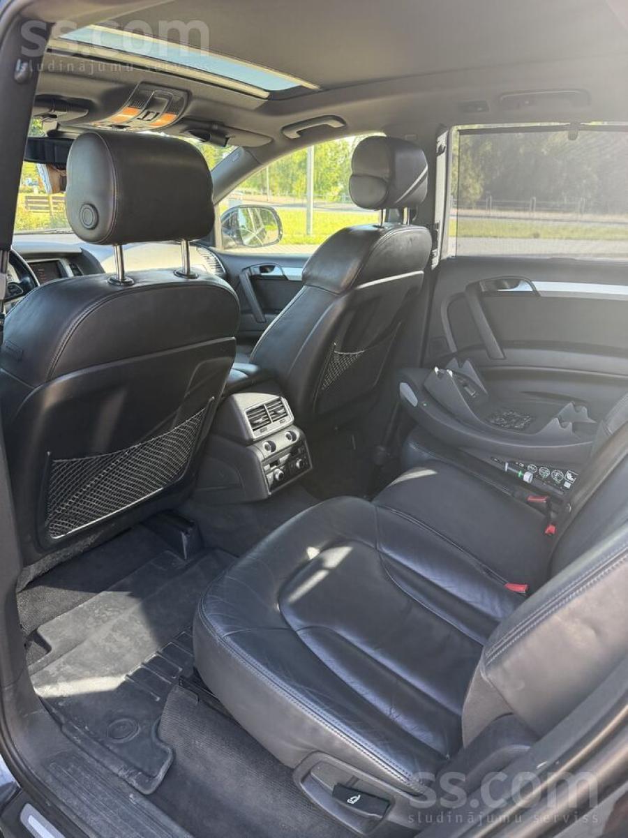 Black Audi Q7 2010 in Saldus, with an engine capacity of 3.00 L and mileage of 281 thousand km for 13500 €, photo 12 on AUTOMOTO.COM.LV