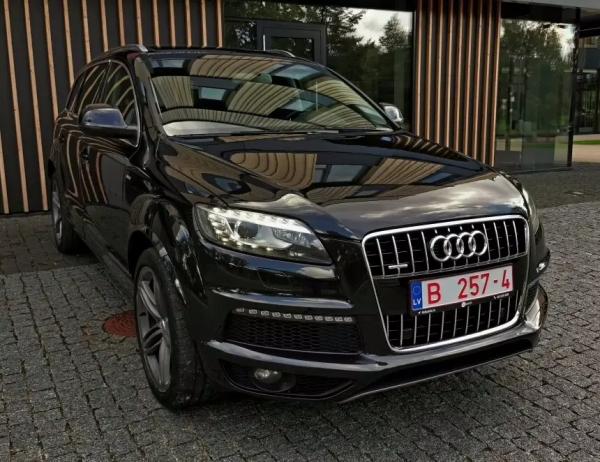 Black Audi Q7 2010 in Riga, with an engine capacity of 3.00 L and mileage of 241 thousand km for 15100 €, photo 3 on AUTOMOTO.COM.LV