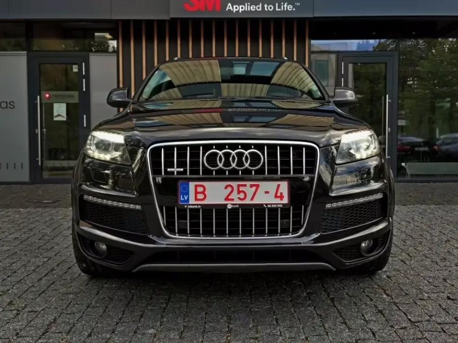 Black Audi Q7 2010 in Riga, with an engine capacity of 3.00 L and mileage of 241 thousand km for 15100 €, photo 5 on AUTOMOTO.COM.LV