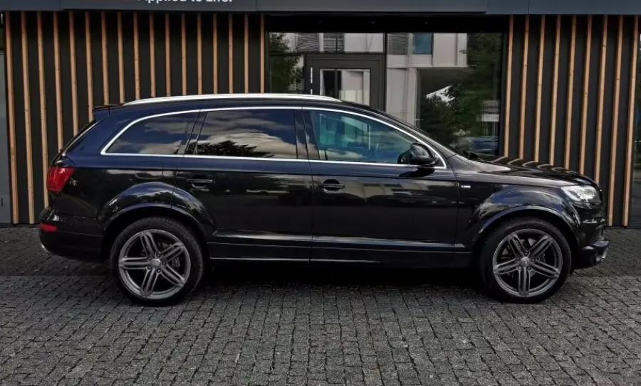 Black Audi Q7 2010 in Riga, with an engine capacity of 3.00 L and mileage of 241 thousand km for 15100 €, photo 9 on AUTOMOTO.COM.LV