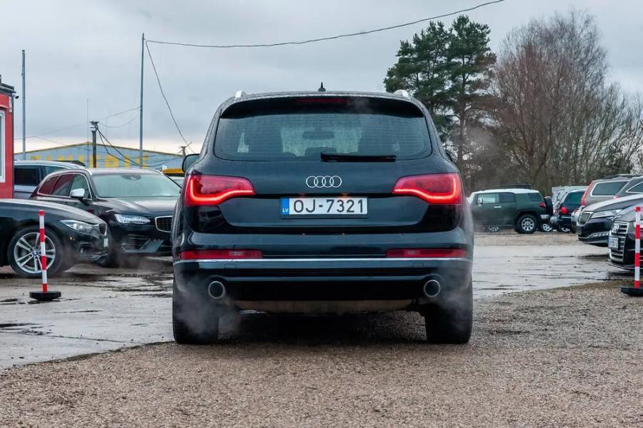 Melns Audi Q7 2010 Rīga, ar dzinēja tilpumu 3.00 L un nobraukumu 332 tūkst. km par 10495 €, foto 7 vietnē AUTOMOTO.COM.LV