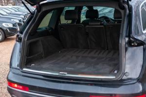Melns Audi Q7 2010 Rīga, ar dzinēja tilpumu 3.00 L un nobraukumu 332 tūkst. km par 10495 €, foto 8 vietnē AUTOMOTO.COM.LV