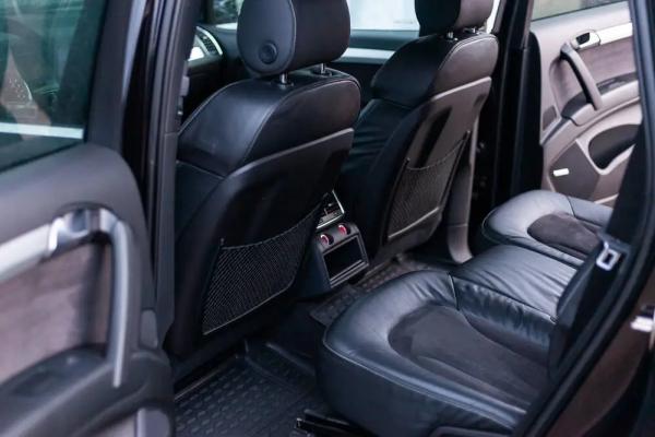 Черный Ауди Ку 7 2010 в Рига, объемом двигателя 3.00 л и пробегом 332 тыс. км за 10495 €, фото 8 на AUTOMOTO.COM.LV