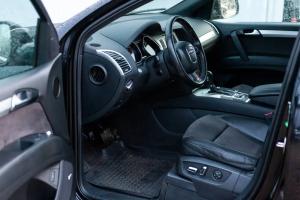 Melns Audi Q7 2010 Rīga, ar dzinēja tilpumu 3.00 L un nobraukumu 332 tūkst. km par 10495 €, foto 13 vietnē AUTOMOTO.COM.LV