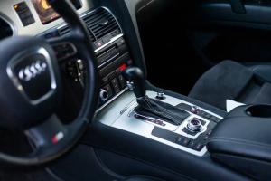 Melns Audi Q7 2010 Rīga, ar dzinēja tilpumu 3.00 L un nobraukumu 332 tūkst. km par 10495 €, foto 16 vietnē AUTOMOTO.COM.LV