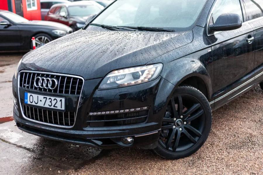 Melns Audi Q7 2010 Rīga, ar dzinēja tilpumu 3.00 L un nobraukumu 332 tūkst. km par 10495 €, foto 28 vietnē AUTOMOTO.COM.LV