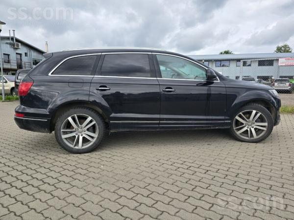Black Audi Q7 2010 in Riga, with an engine capacity of 3.00 L and mileage of 0 thousand km for 8500 €, photo 3 on AUTOMOTO.COM.LV