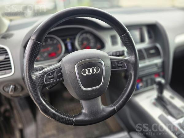Black Audi Q7 2010 in Riga, with an engine capacity of 3.00 L and mileage of 0 thousand km for 8500 €, photo 10 on AUTOMOTO.COM.LV