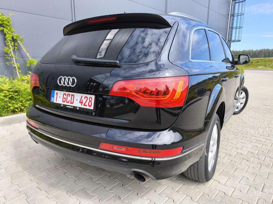 Black Audi Q7 2010 in Vilnius, with an engine capacity of 2.97 L and mileage of 267 thousand km for 9500 €, photo 6 on AUTOMOTO.COM.LV